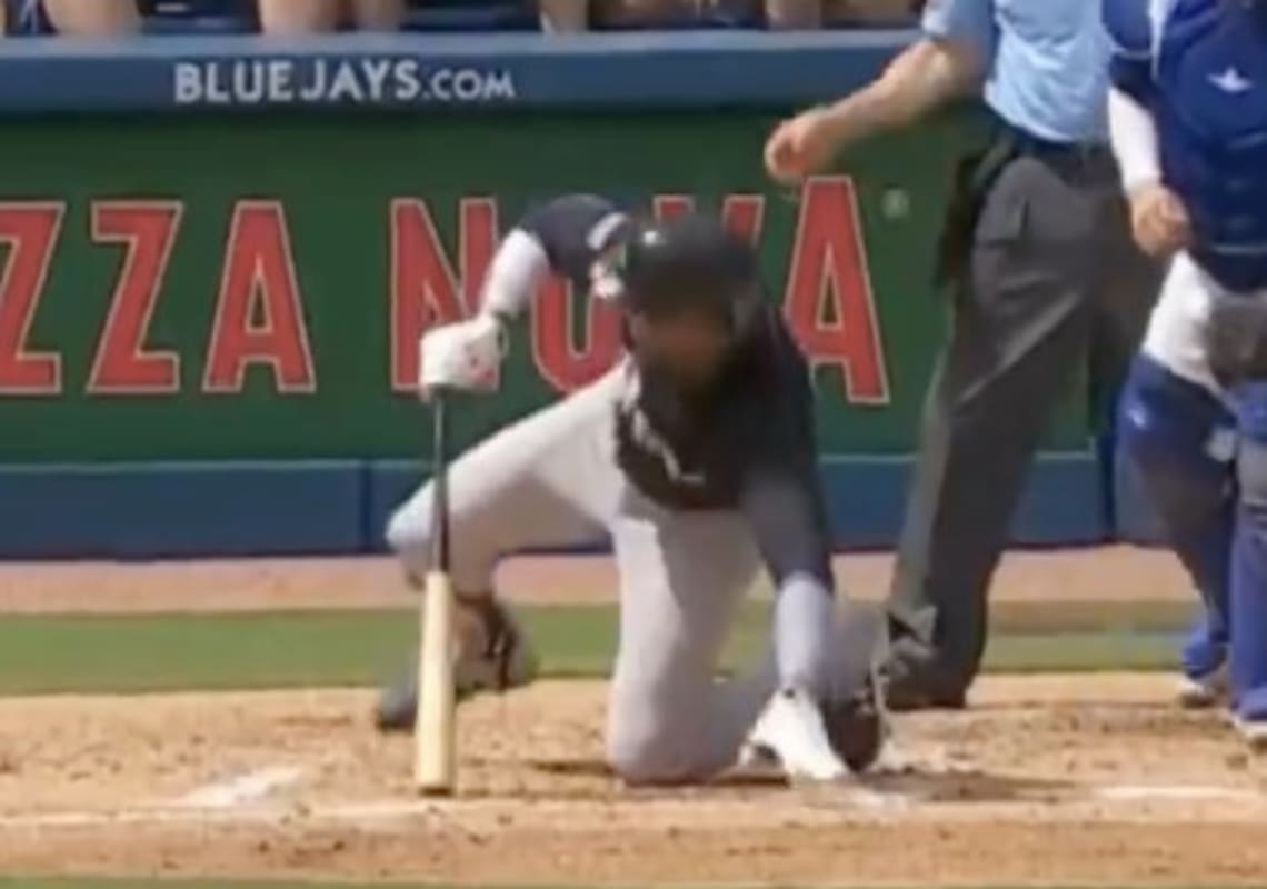 Blue Jays Pitcher Brought Yankees' Juan Soto to His Knees With Filthy ...