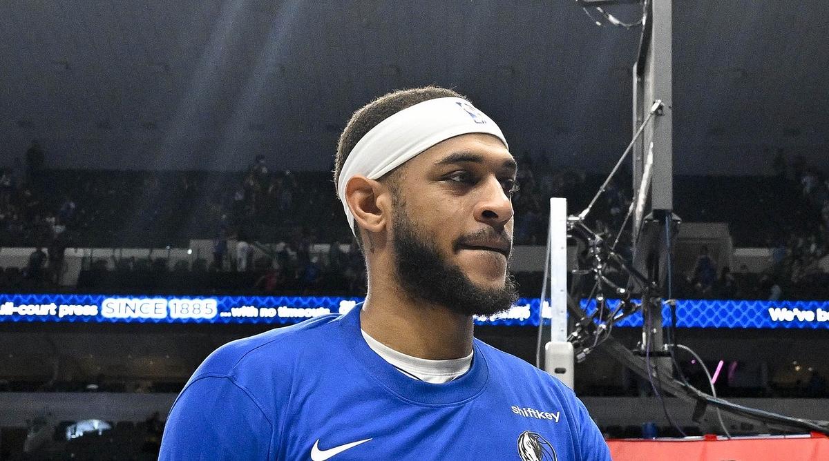 Mavericks Player Finally Misses Shot, Falls Just Short of Wilt ...