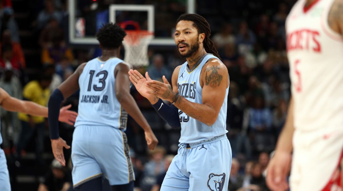 Bulls Broadcasters Fall for Fake Report About Derrick Rose’s Retirement