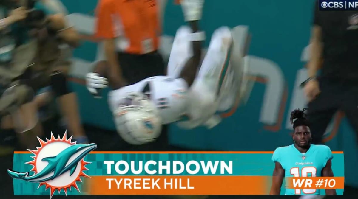 Tyreek Hill Did a Backflip While Taking a Selfie After Scoring Another ...