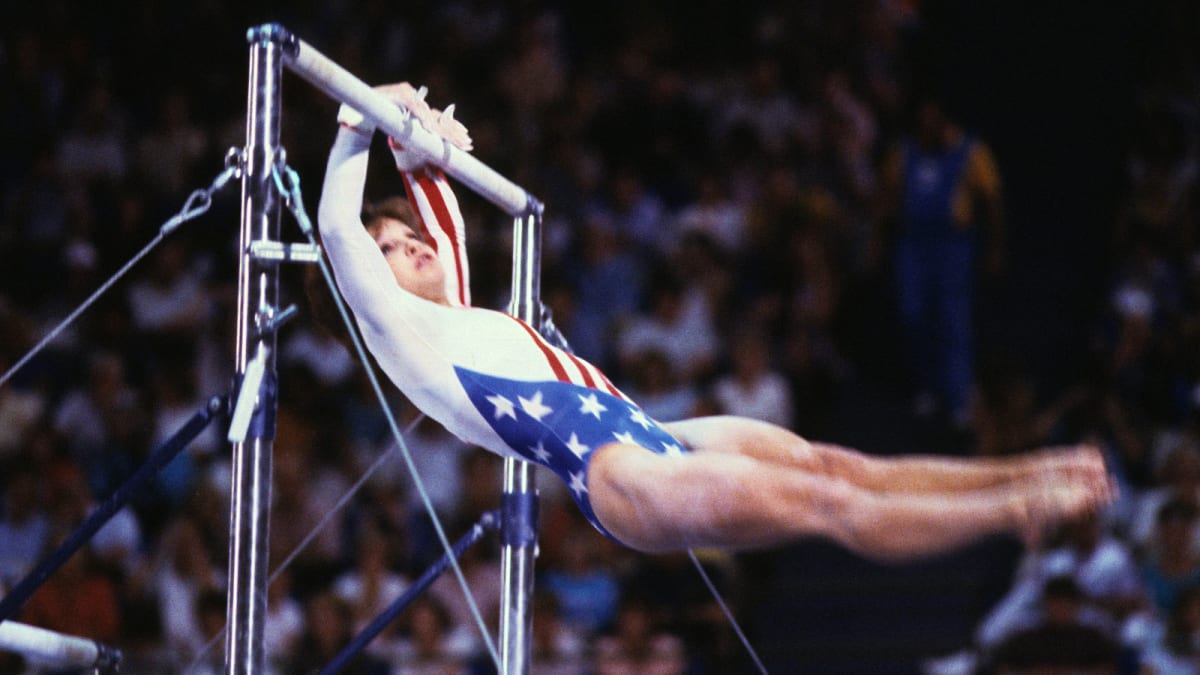 Olympic Legend Mary Lou Retton Suffers ‘Scary Setback’ in Pneumonia ...