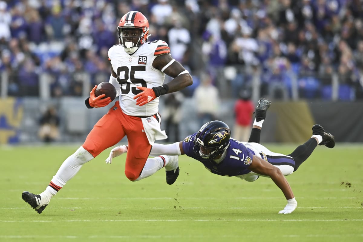 Browns' Tight End David Njoku Having a Career Year