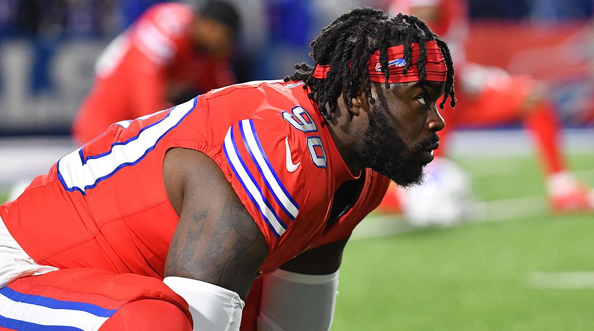 Video Shows Bills’ Shaq Lawson Shoving Fan During Loss to Eagles