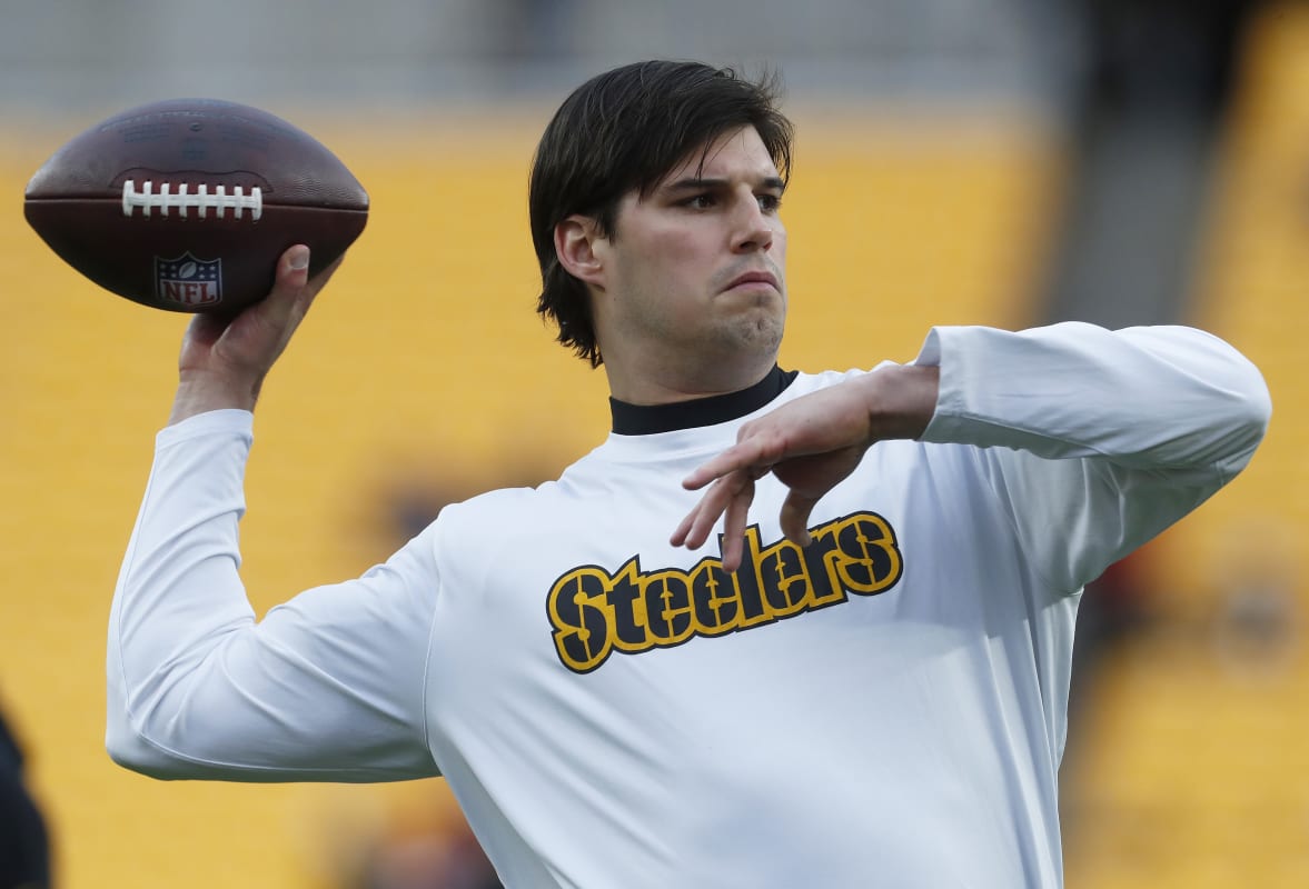 Fans Can’t Stop Making Christmas Jokes As Mason Rudolph Puts Together ...