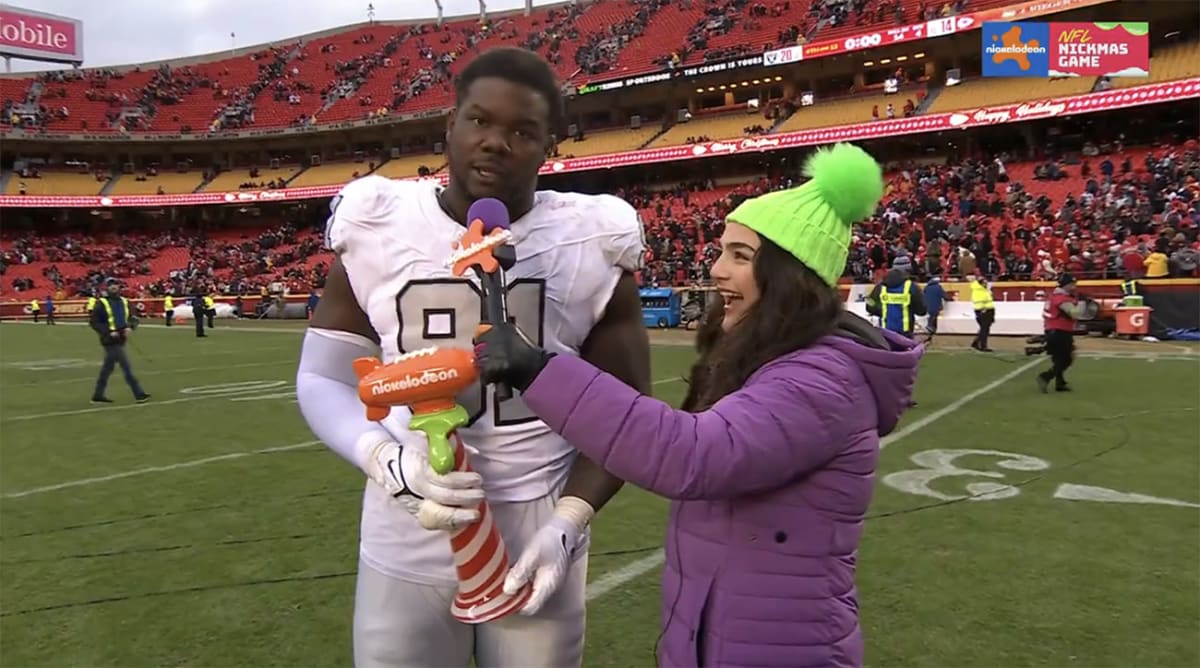 Raiders DT Was So Excited About Winning Nickelodeon Trophy, and NFL ...