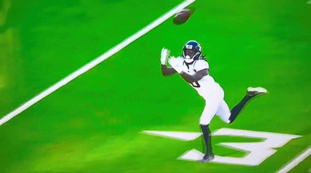 Calvin Ridley Dropped Pass vs. Titans Costs Jaguars Division Title ...
