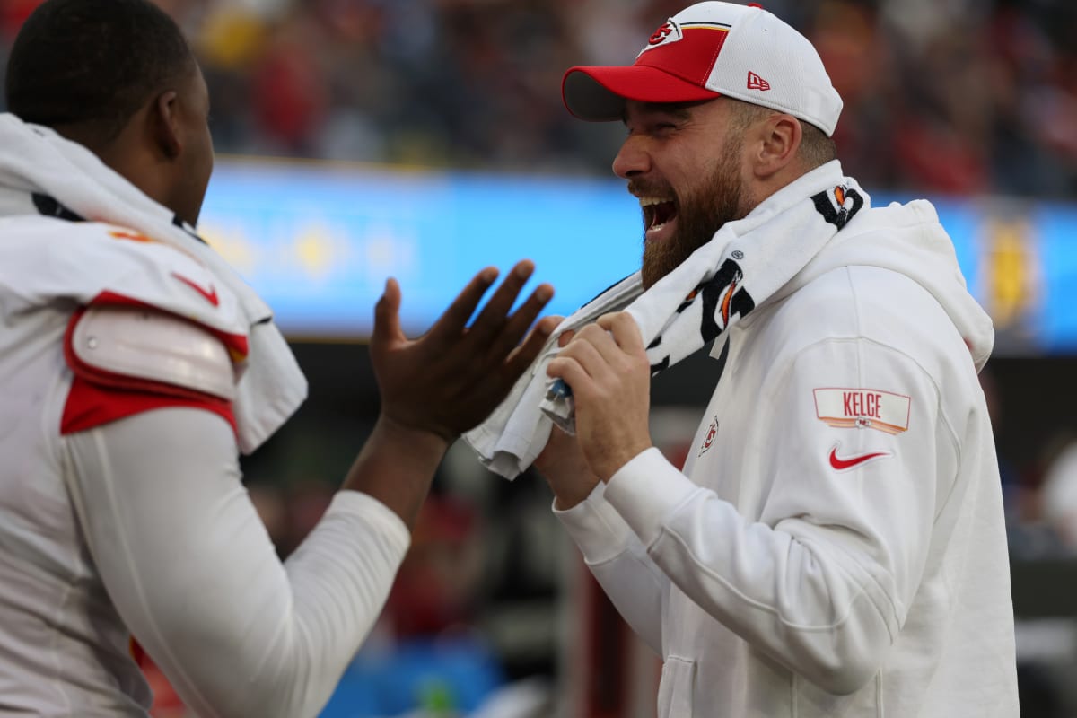 Travis Kelce Fought the Cold During Game vs. Dolphins by Screaming