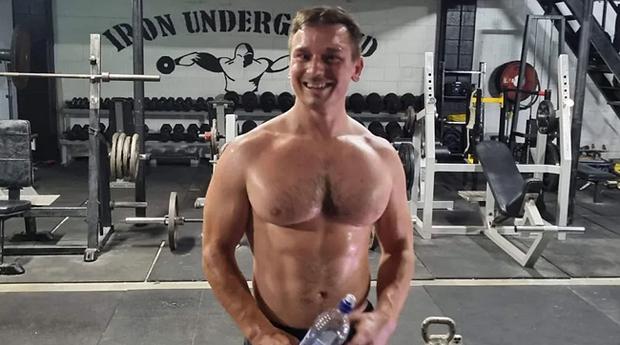 Australian Accountant Breaks World Record for Push-Ups in Hour With ...