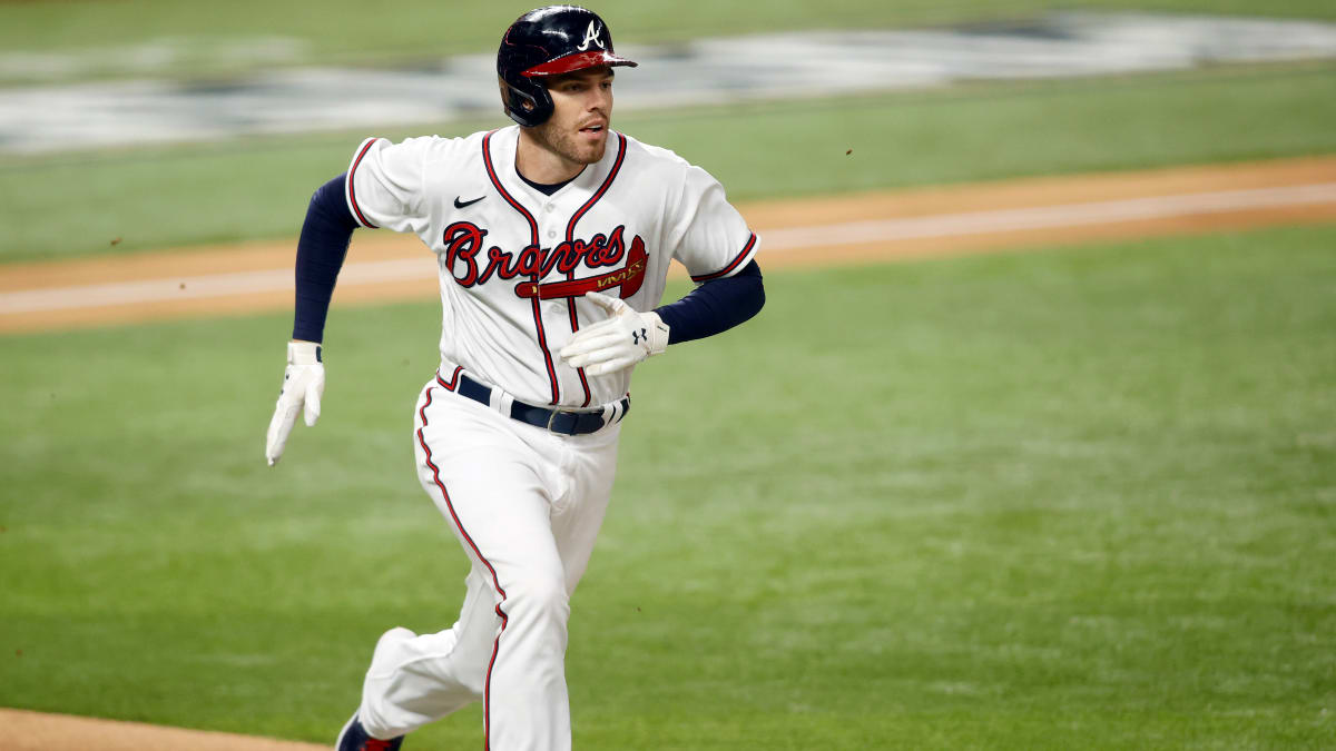 Freddie Freeman, José Abreu Win Hank Aaron Awards for Offense | WKKY ...