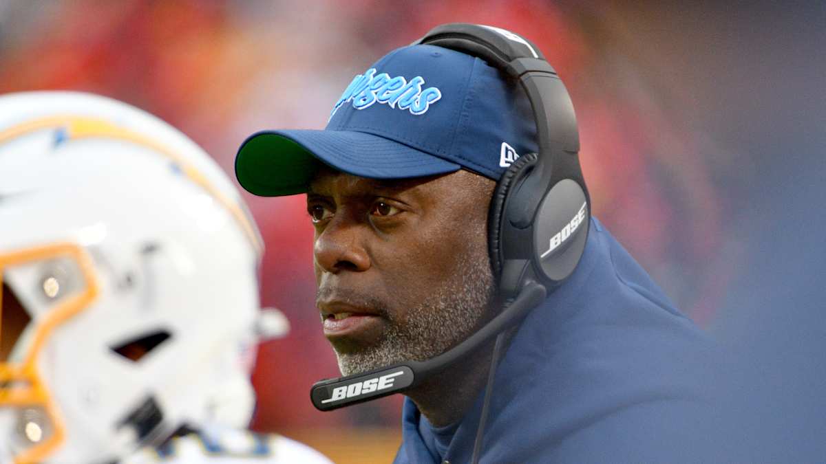 Chargers’ Anthony Lynn: Teams ‘Would Be Crazy’ to Leave Colin ...