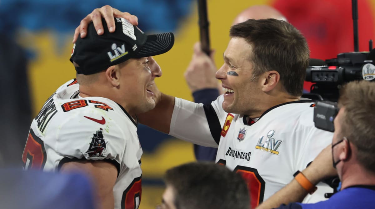 Gronk Says Fox May Be Tom Brady’s Best Option for 2023 | WKKY Country 104.7