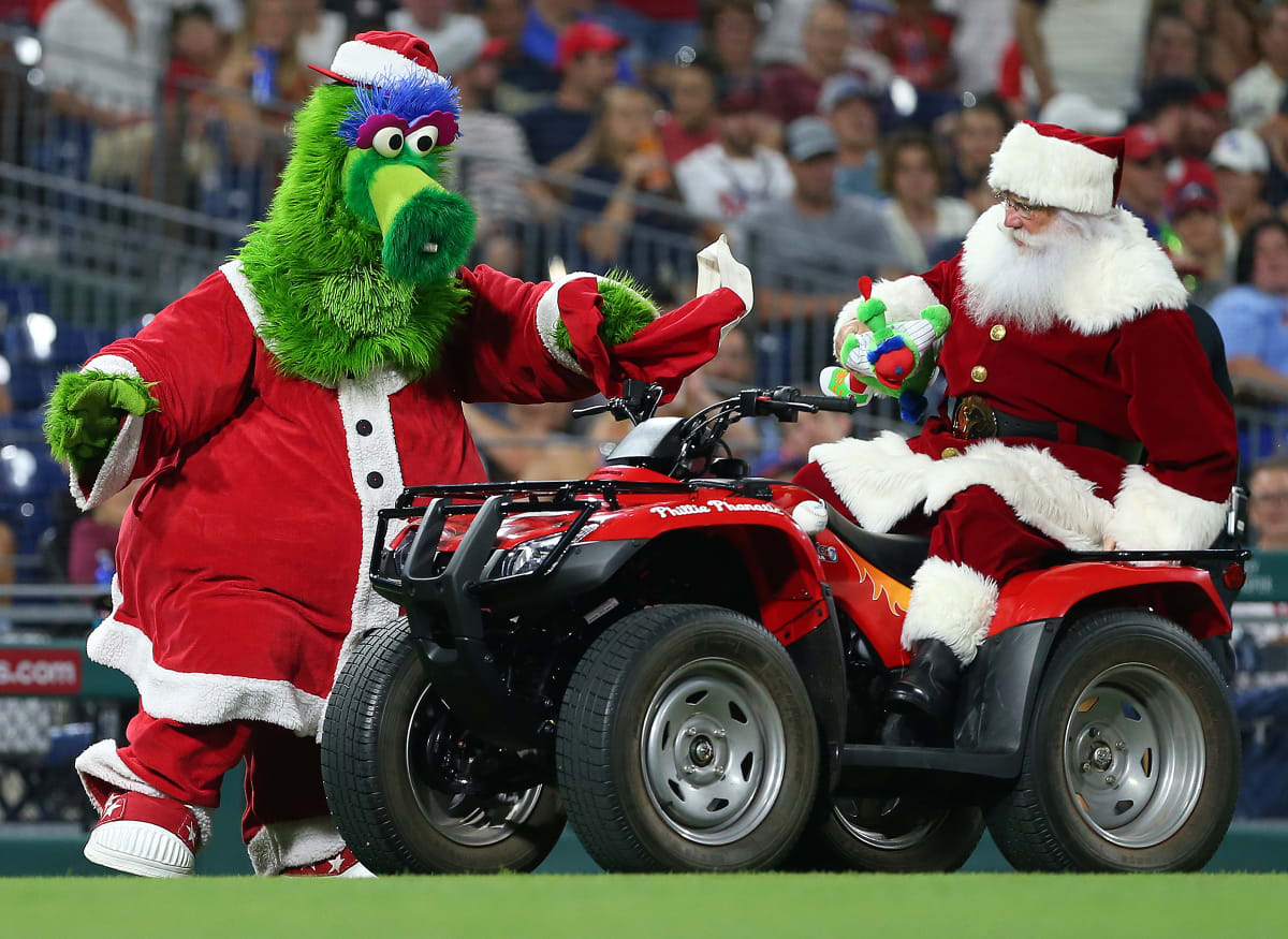 Here Are All the Times Your Favorite Mascots Dressed Up as Santa | WKKY ...