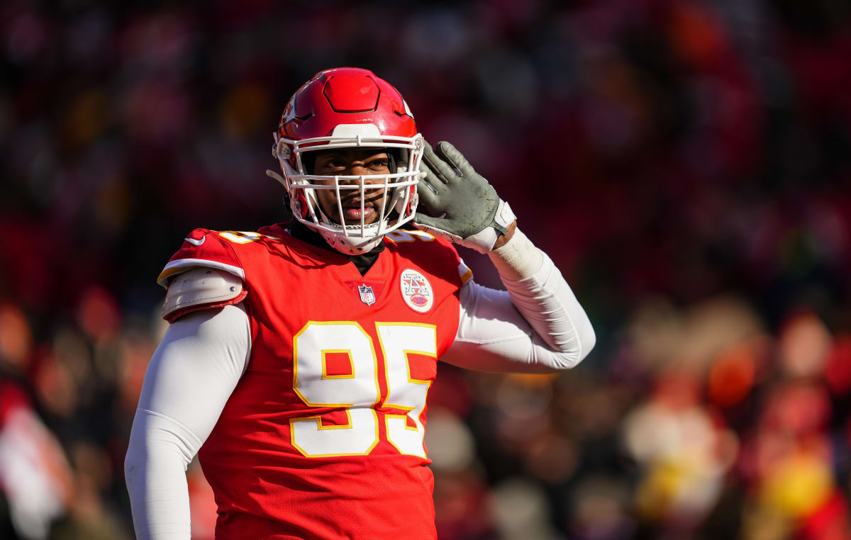 Chris Jones’s Contract One of Four Key Offseason Issues for Chiefs ...