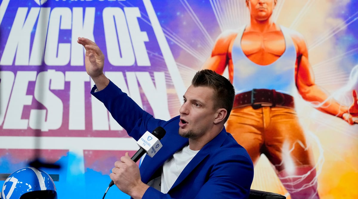Rob Gronkowski Misses Field Goal on Live Super Bowl Commercial | WKKY ...