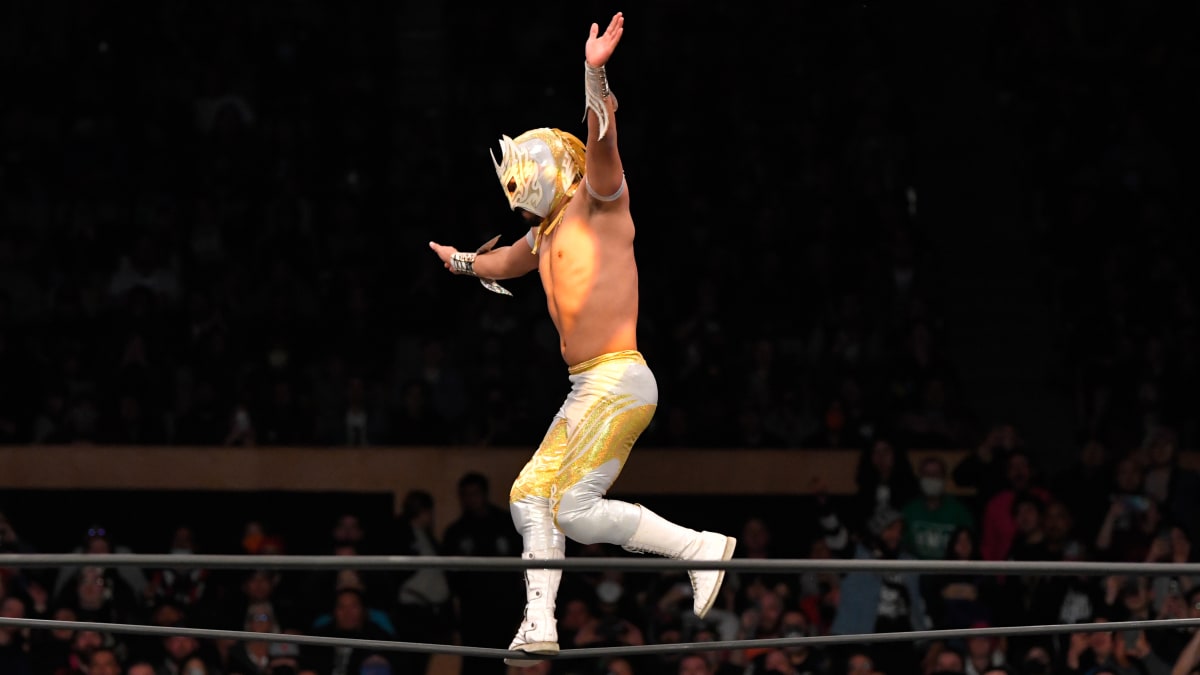 How Komander Honed the Stunning Move That Made Him a Star | WKKY ...