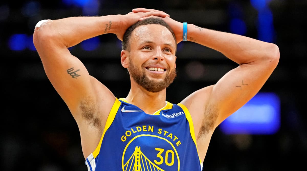 Davidson Fetes Stephen Curry With Solo Graduation Ceremony | WKKY ...