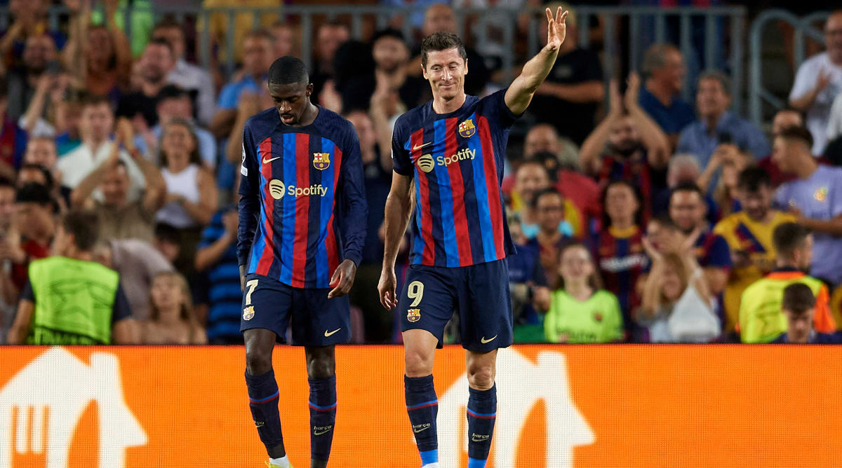 Lewandowski Scores Twice in Champions League Debut for Barcelona | WKKY ...