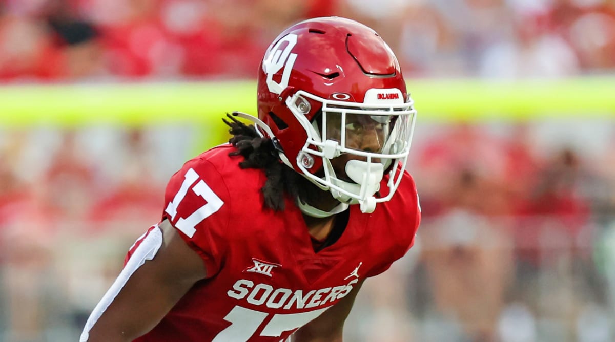 Oklahoma’s Harmon Carted Off Field on Stretcher After Scary Hit | WKKY ...