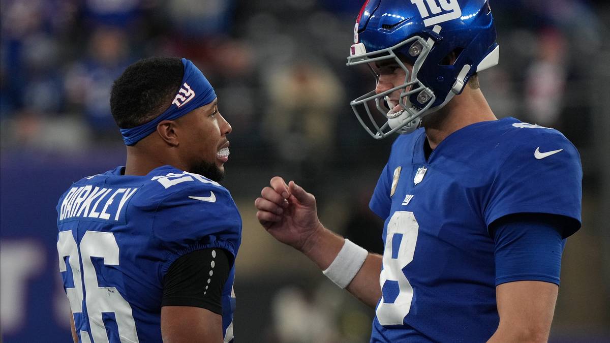 Clip Shows Saquon Barkley Call Giants QB Daniel Jones ‘Vanilla Vick ...