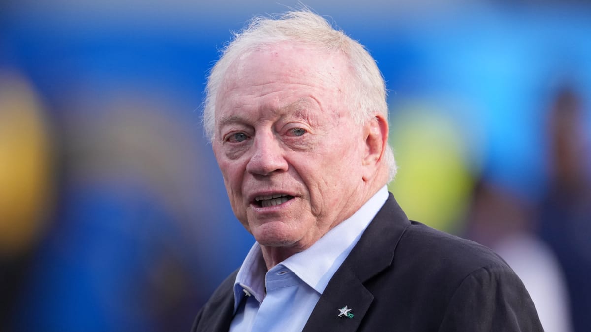 Cowboys Owner Jerry Jones Seen in Photo of 1957 Little Rock Nine ...