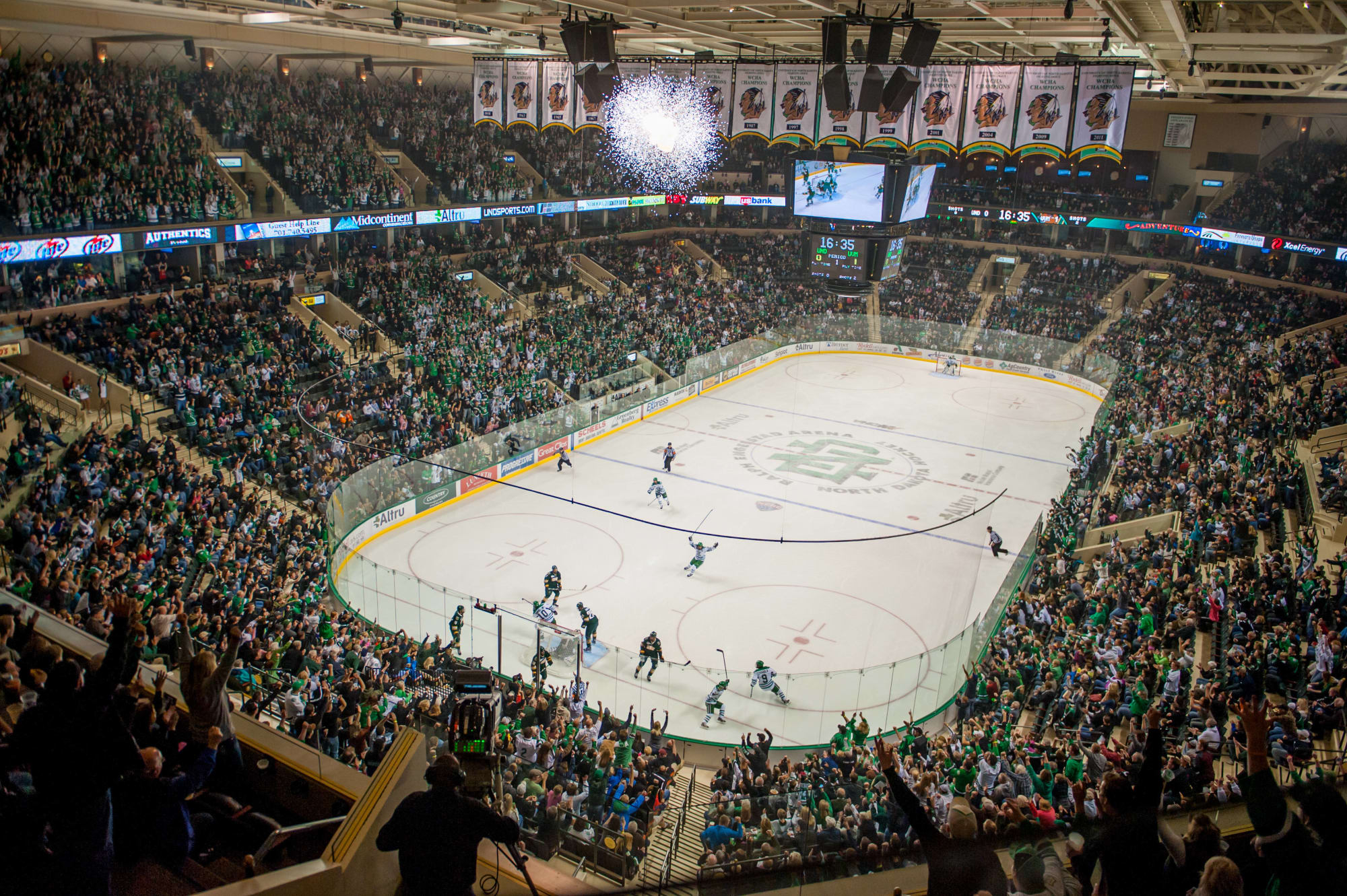 Ten College Hockey Arenas to Visit - Sports Illustrated Boston College ...