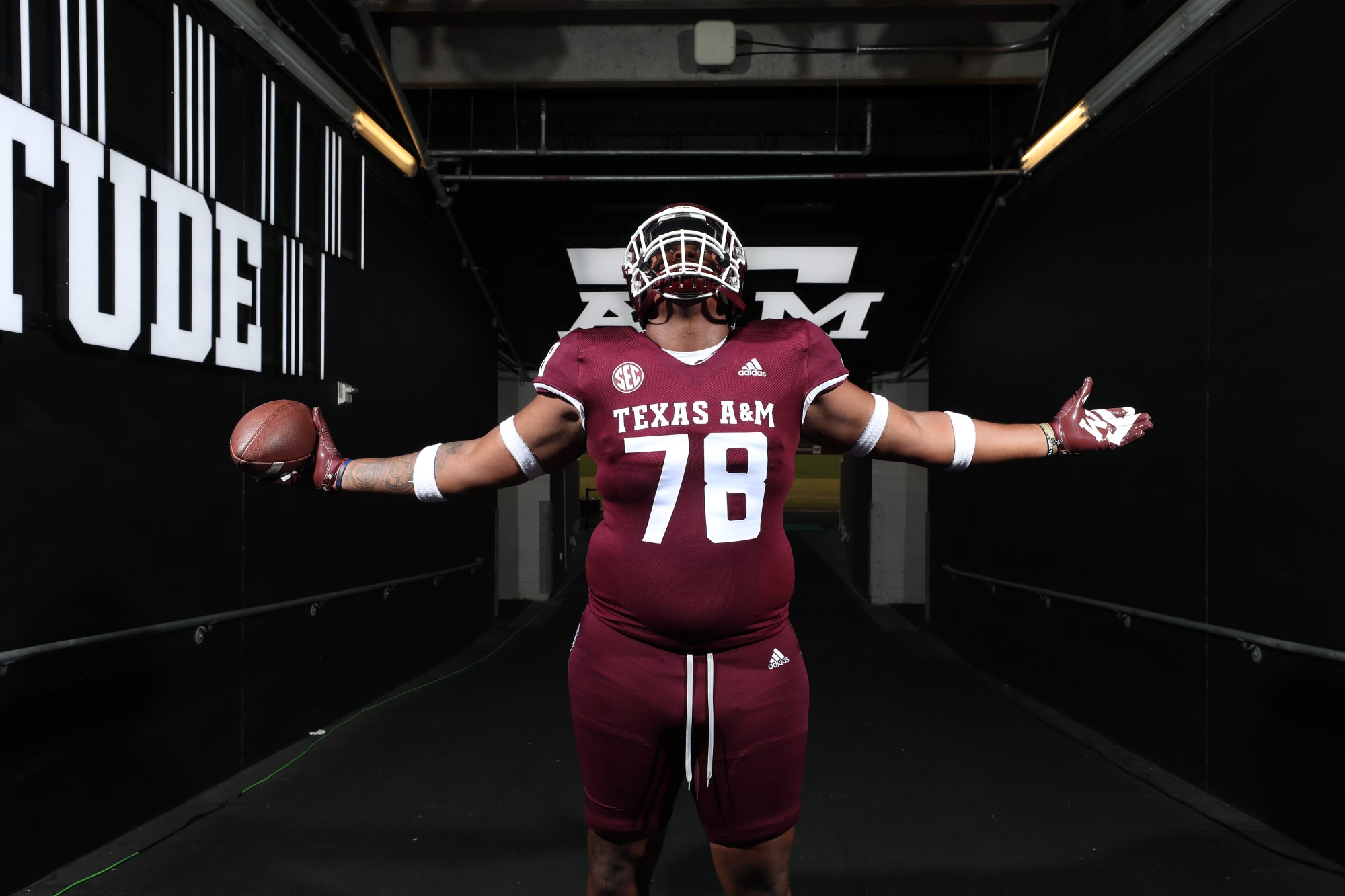 Offensive Line Recruit Kelvin Banks Recaps Official Visits - Sports ...