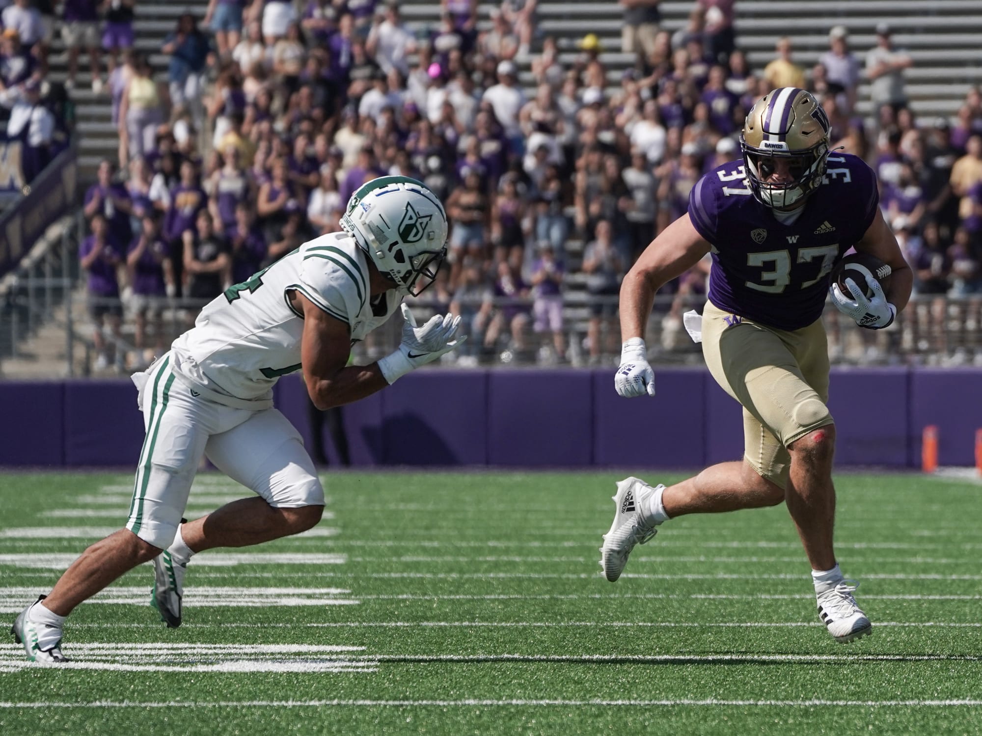 A Pre-Apple Cup Moment with Husky TE Jack Westover - Sports Illustrated ...