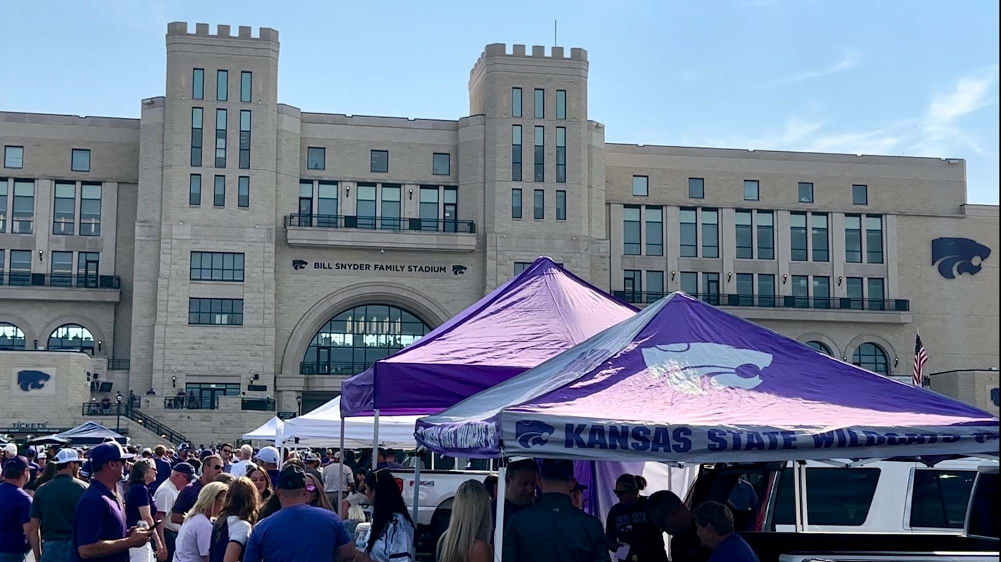 College Football Tour Visits Kansas State and Bill Snyder Family ...