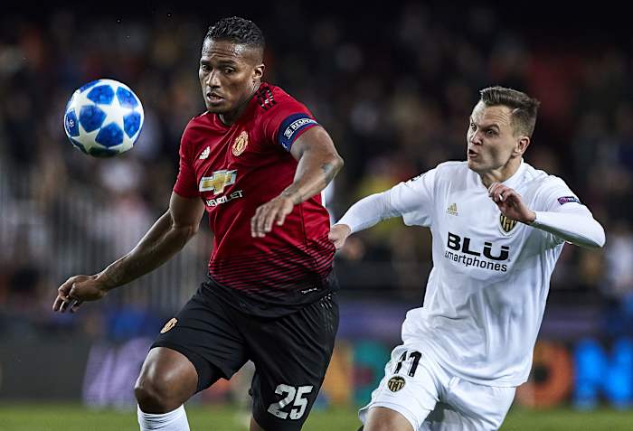 Man Utd Captain Antonio Valencia Reportedly in Negotiations Over Inter ...
