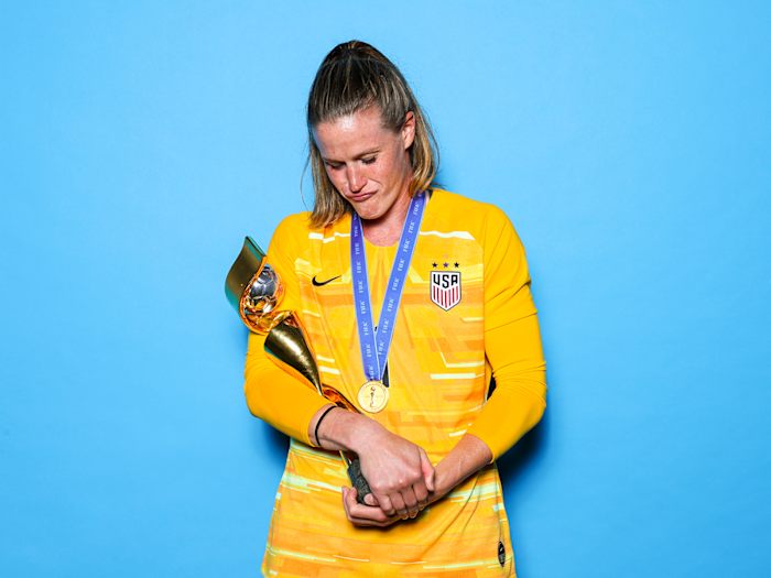 USWNT wins Women’s World Cup: Players pose with trophy - Sports Illustrated