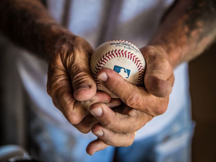 MLB leans on longtime mud supplier, not Rawlings, to coat balls ...