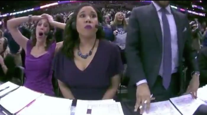 Arike Ogunbowale game-winning shot from the ESPN announcers' view ...