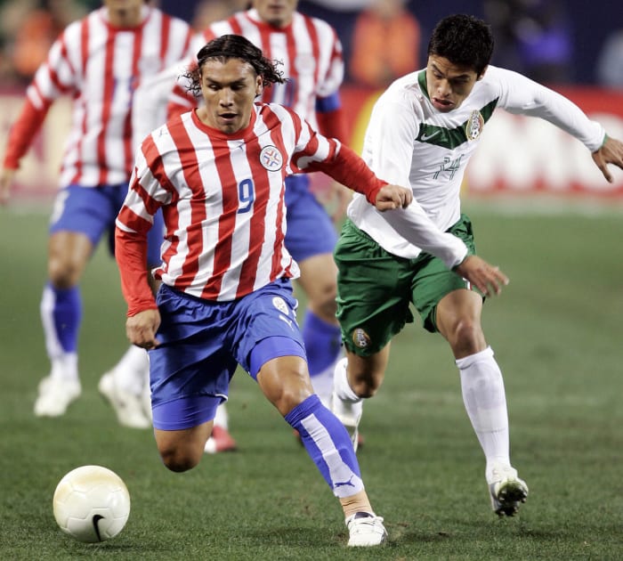 Ex-Paraguay Star Salvador Cabanas Had Deal in Place to Join Man Utd ...