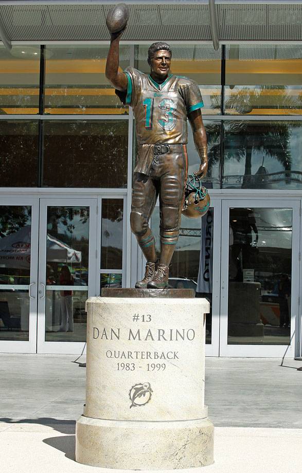 Peyton Manning statue: an Indianapolis Colts monument - Sports Illustrated