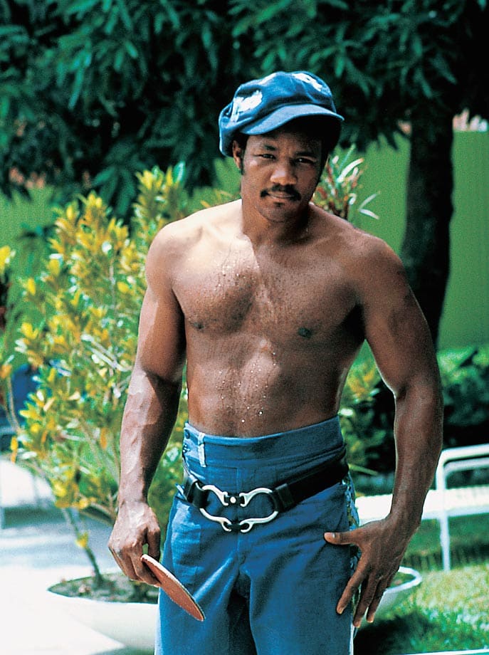 Spring training: Hooters girl makes physics-defying throw - Sports ...