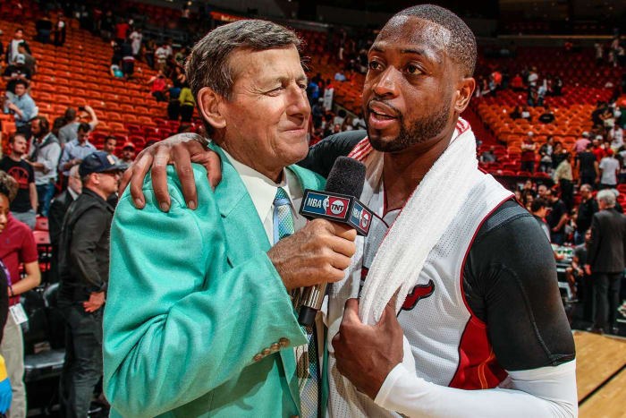 Craig Sager: NBA broadcaster all smiles during fight of his life ...
