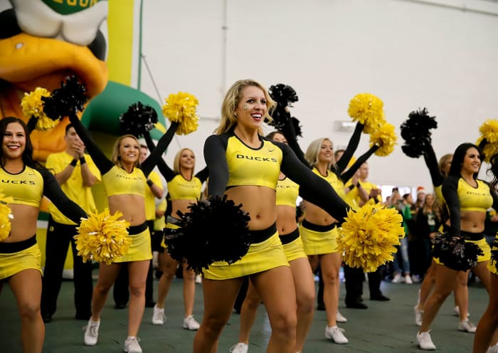 Cheerleader of the Week: Ellie - Sports Illustrated