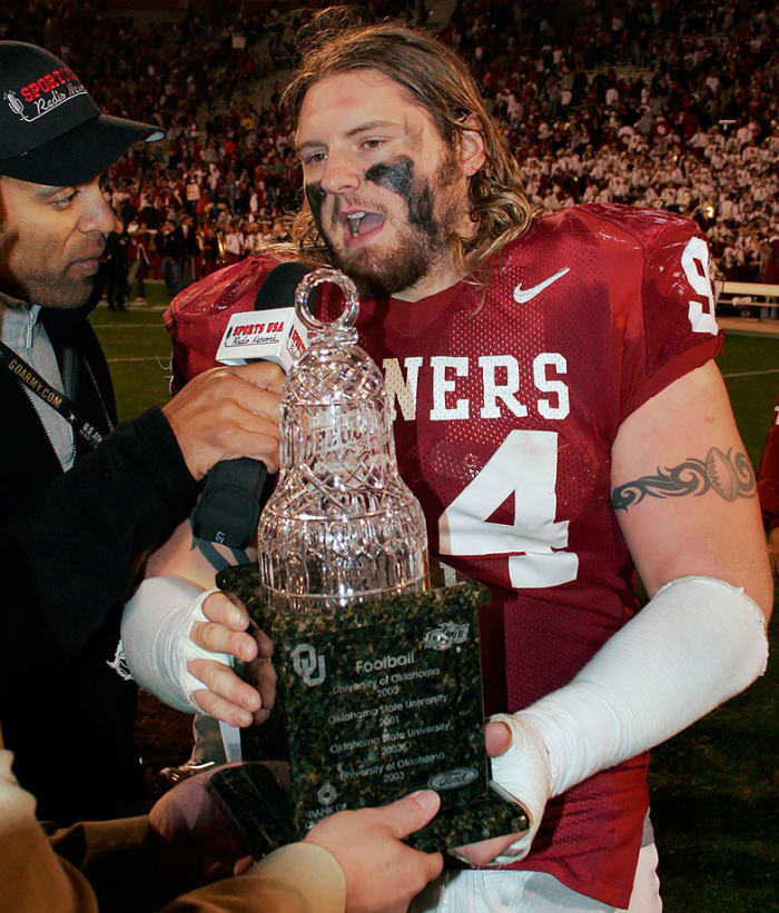 Ranking College Football's Unusual Trophies - Sports Illustrated