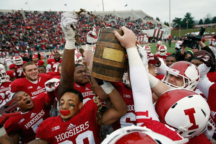 Ranking College Football's Unusual Trophies - Sports Illustrated