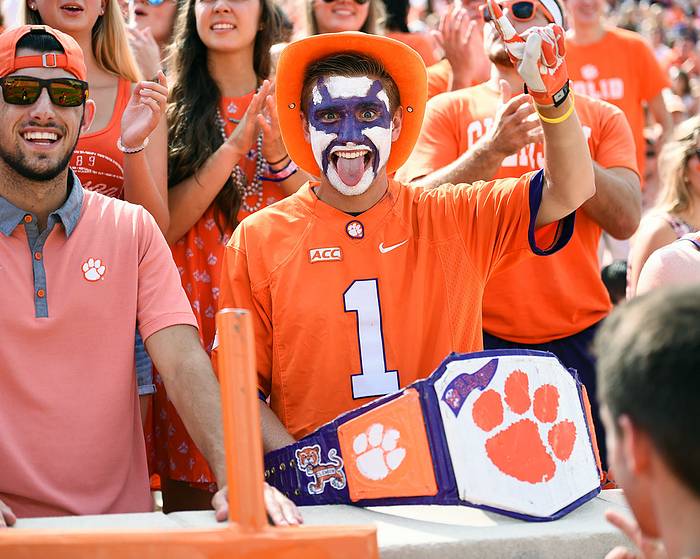 College football Fans of the week: Nicole Harrison photos: Hot Clicks ...