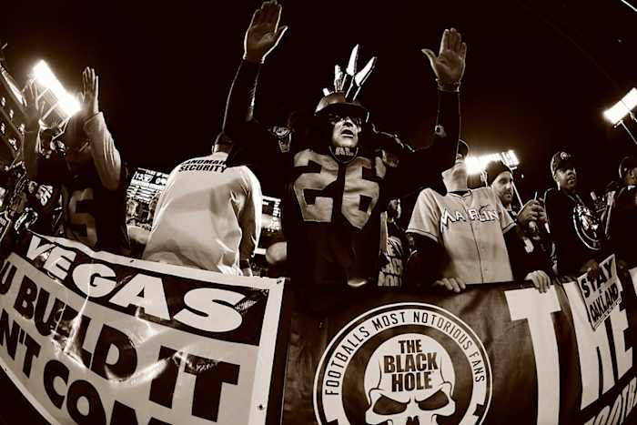 Raiders' Las Vegas relocation rumors roil Oakland fans - Sports Illustrated