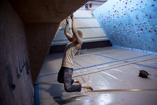 Bouldering fitness benefits, rock climbing workouts - Sports Illustrated