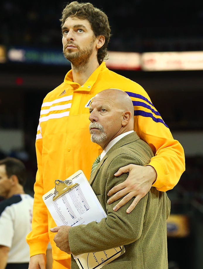 Legendary Lakers Trainer Gary Vitti - Sports Illustrated