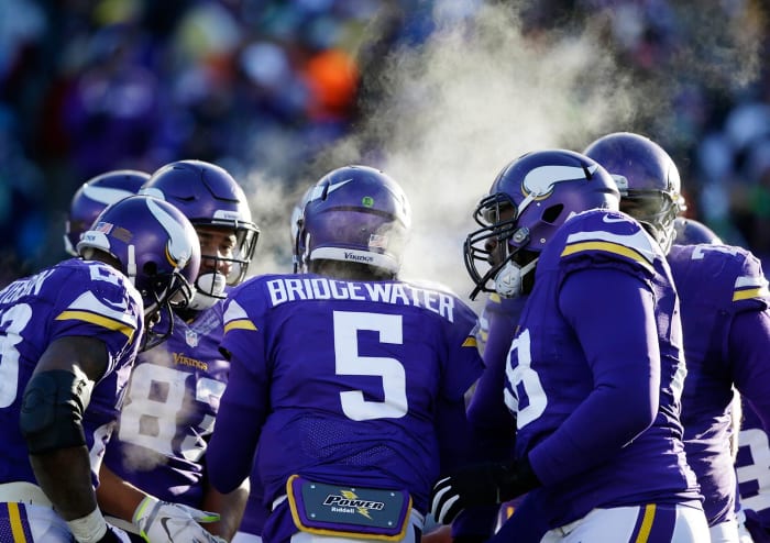 Scenes From the Third Coldest Game in NFL History - Sports Illustrated