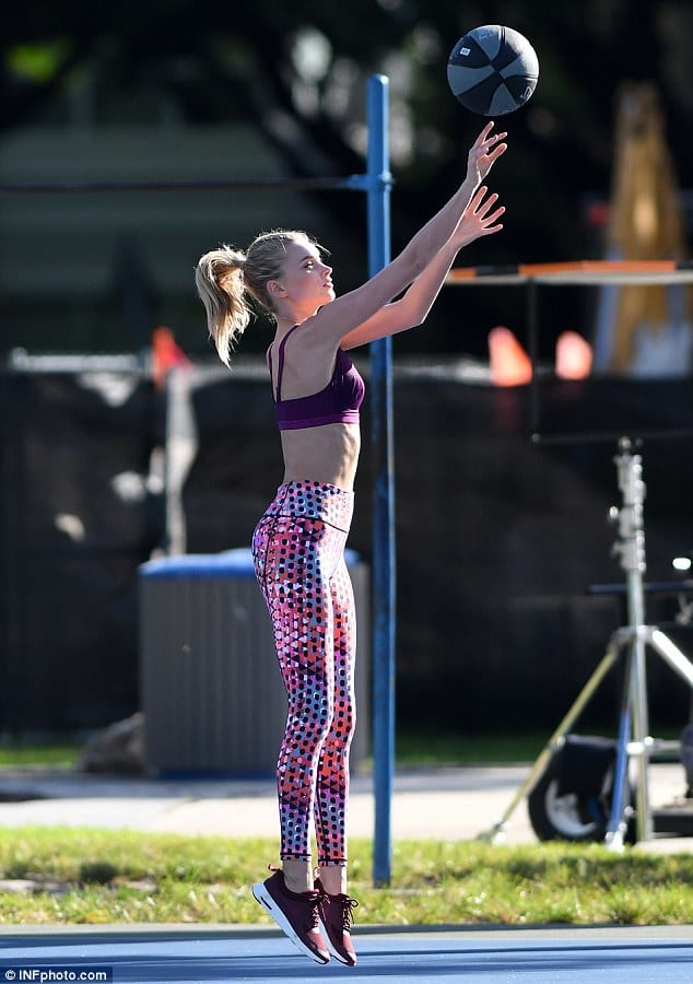 Victoria's Secret fashion show: Model Elsa Hosk played pro basketball ...