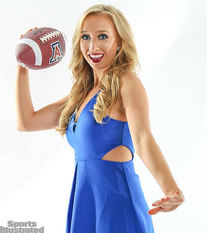 Cheerleader of the Week: Savannah - Sports Illustrated
