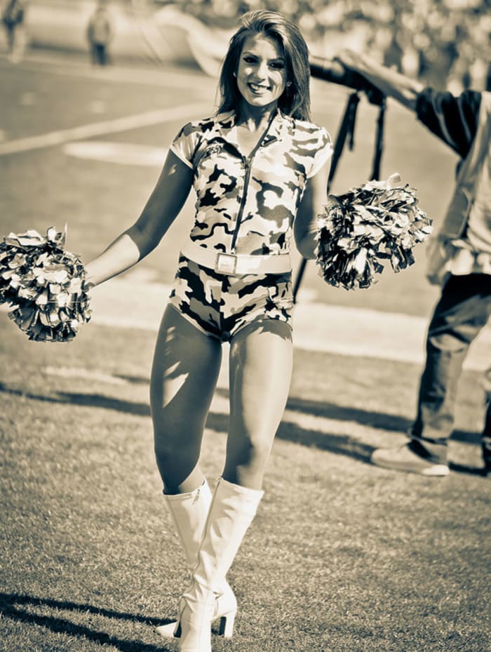 Cheerleader of the Week: Hannah - Sports Illustrated