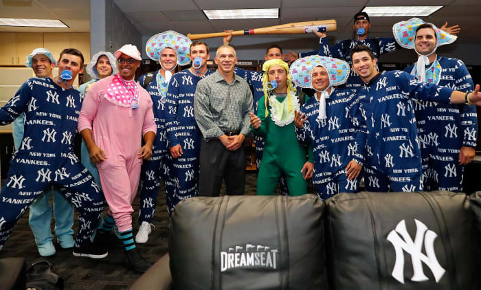 Michael Jordan, Charles Barkley and more athletes in costume - Sports ...