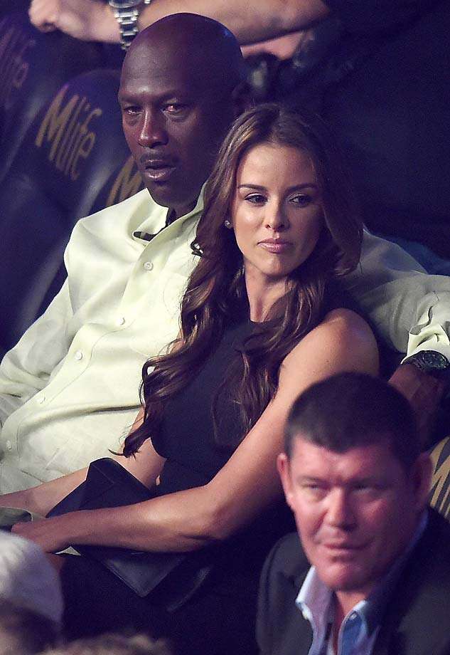 Mayweather beats Pacquiao but loses in eye of public - Sports Illustrated