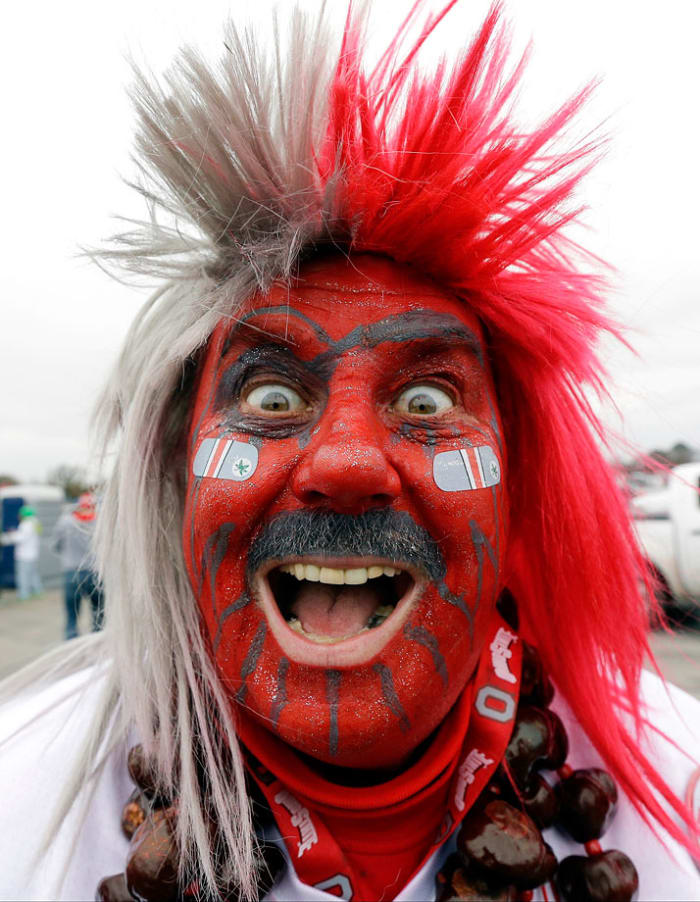 Hot Clicks: Oregon and Ohio State Superfans Invade Arlington - Sports ...